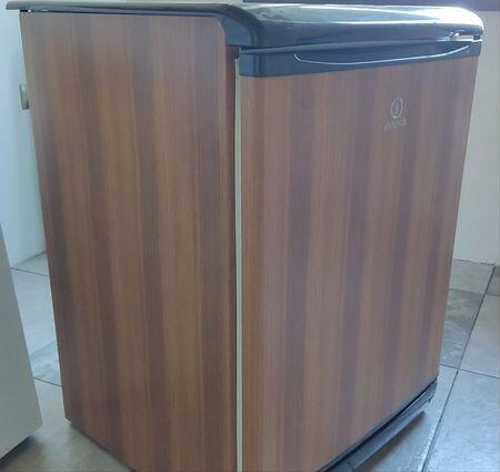 Продам холодильник бу indesit TT85-005