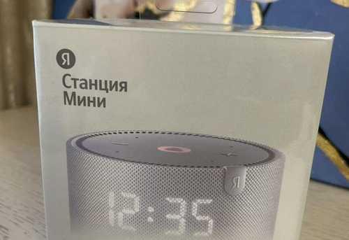 Новая умная колонка Яндекс Станция Мини с часами
