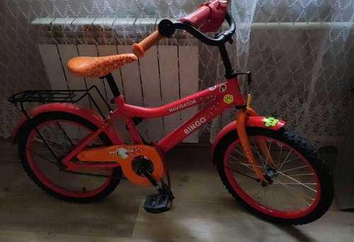 Красный детский велосипед