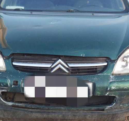 Бампер передний Citroen c5 Ситроен Ц5 2003г