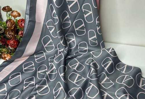 Шелковый платок Valentino серый