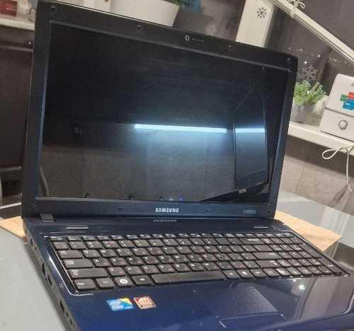 15.6" Samsung NP-R580, Core i3, RAM 3 ГБ, 500 ГБ, GeForce 310M
