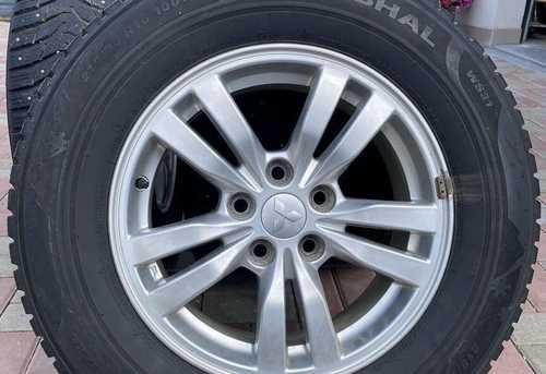 Marshal WinterCraft SUV Ice WS31 215/70 R16