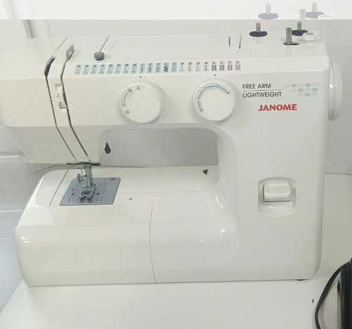 Швейная машина Janome 743-03