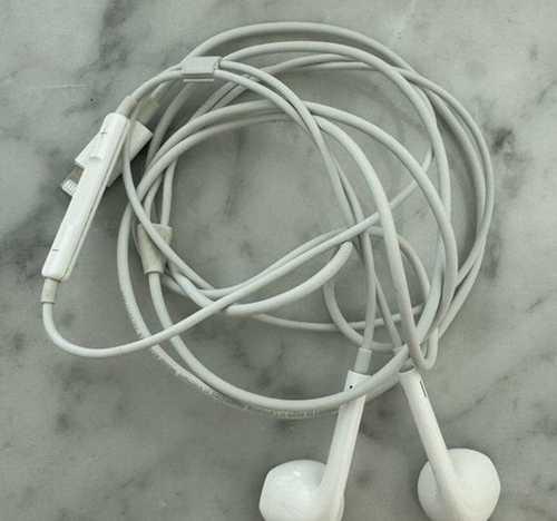 Наушники apple earpods lightning бу