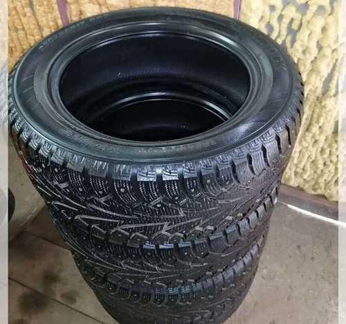 Hankook Winter I'Pike 235/55 R17