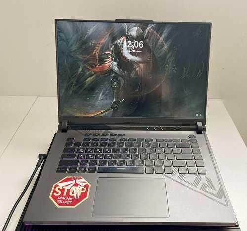 Игровой ноутбук Asus Rog Strix G16