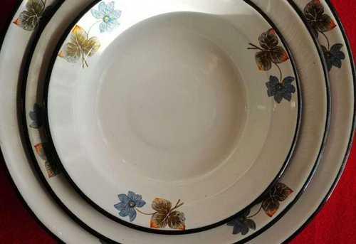 Набор советских эмалированных тарелок, 6 штук