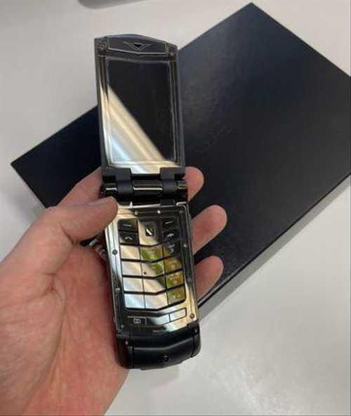 Vertu Constellation Ayxta Pure Black