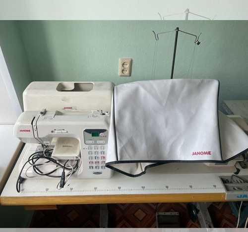 Швейная машина janome DC4030