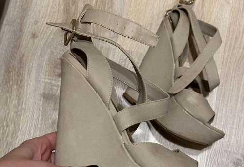 Босоножки на танкетке steve madden