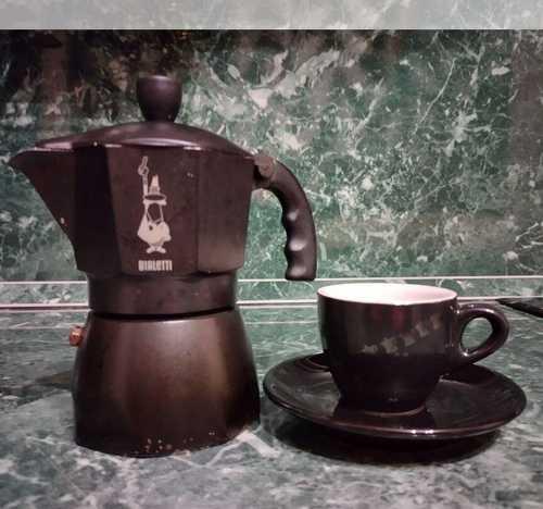 Гейзерная кофеварка bialetti