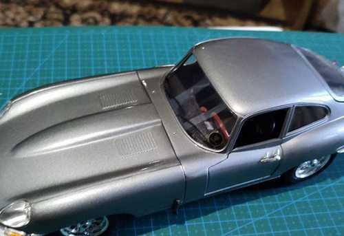 Jaguar E type 1961 1/18 от Бураго