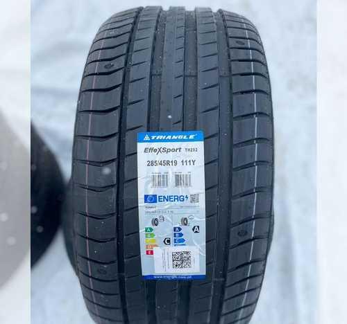 Triangle EffeXSport TH202 285/45 R19 111Y