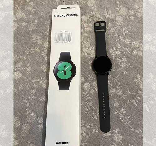 Samsung Смарт-часы Galaxy Watch 4 40