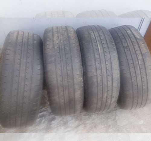 Goodyear EfficientGrip SUV 4x4 215/60 R17