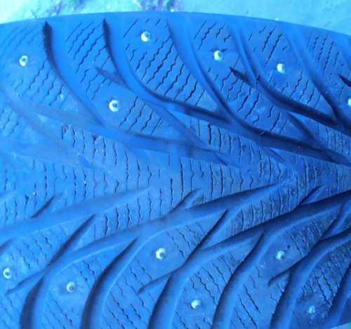 Yokohama IceGuard Stud IG65 235/70 R16