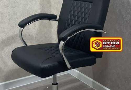 Кресло офисное черное новое кожаное