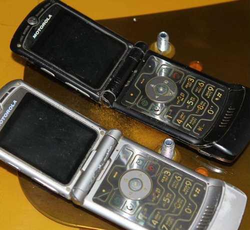 Телефоны Motorola V3 Black & Silver