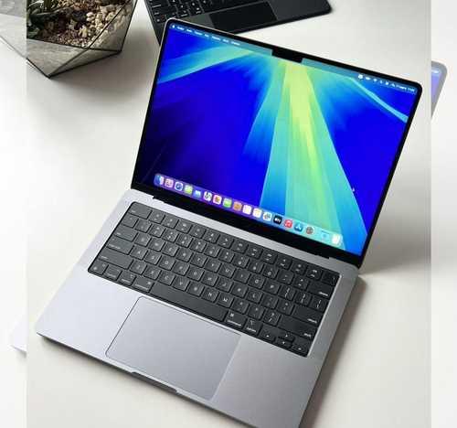 Macbook Pro 14” 2024 M3 8GB RAM 1TB SSD