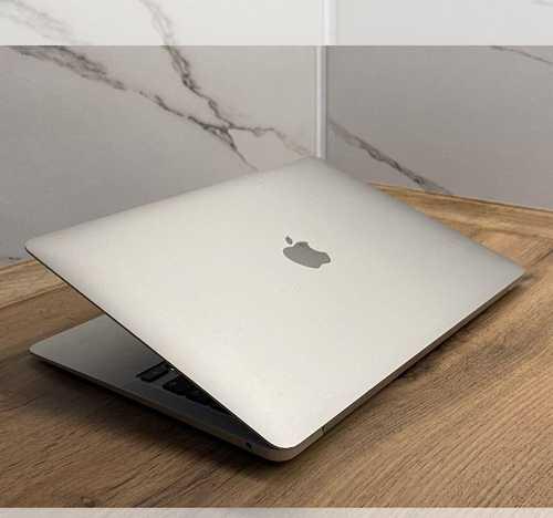 Macbook air 13 2020 m1 8/256gb