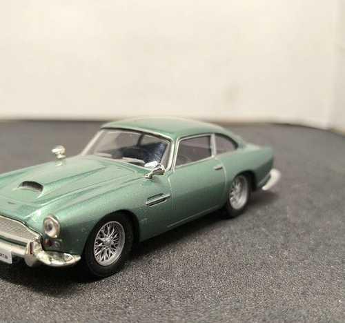 Модель Aston Martin DB4 Deagostini 1:43