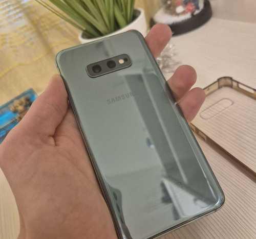 Samsung Galaxy S10e, 6/128 ГБ