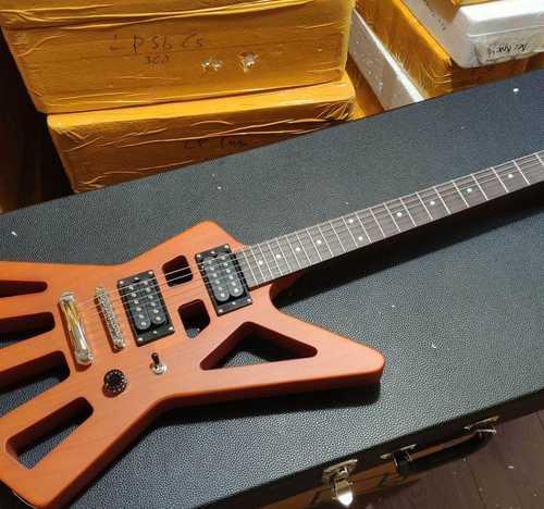 Реплика Gibson Holly Explorer
