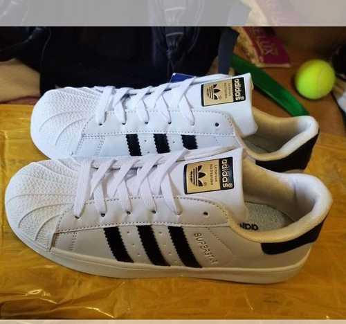 Adidas superstar