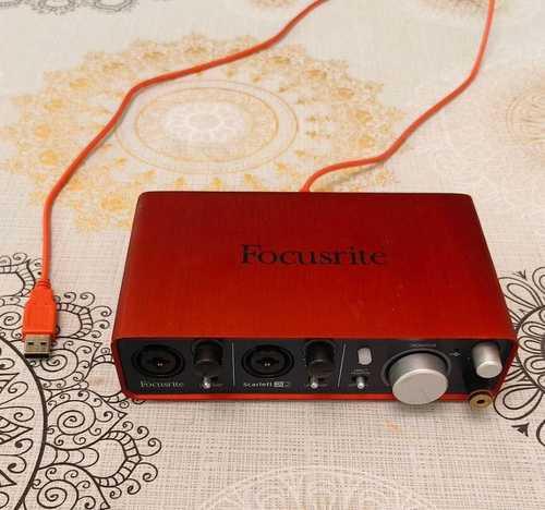 Звуковая карта focusrite scarlett 2i2