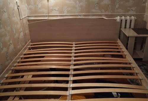 Кровать двухспальная с матрасом 180 x 200