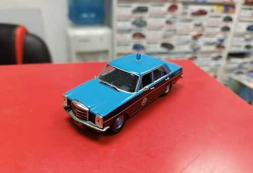 Полицейские машины: Mercedes-Benz W114 1:43 Deagos