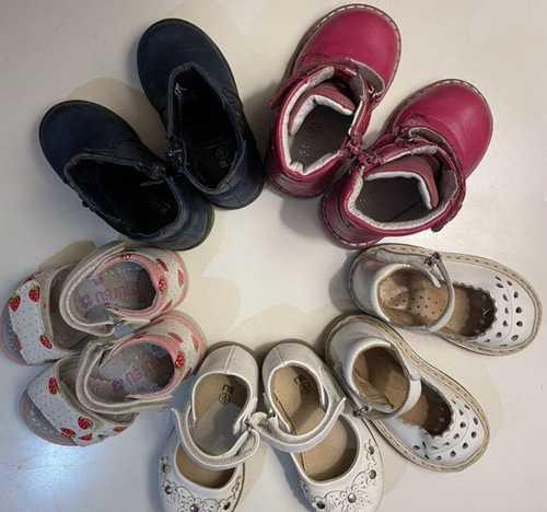 Комплект обуви для девочки. Размер 19-21
