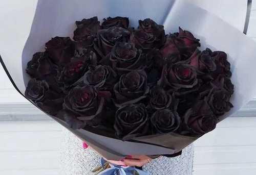 Элегантный букет черных роз 25 шт