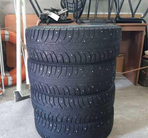 Bridgestone Ice Cruiser 7000 185/65 R15 88T