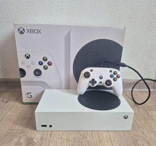 Xbox Series S  200игр (21года выпуска)