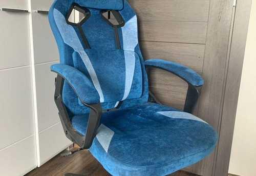 Игровое компьютерное кресло с подушками