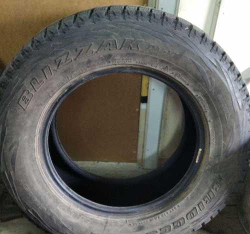 Bridgestone Blizzak DM-V1 225/70