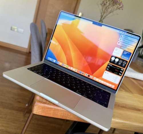 Apple Macbook M2 PRO 14