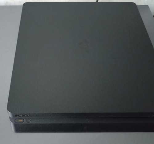 Sony playstation 4 slim