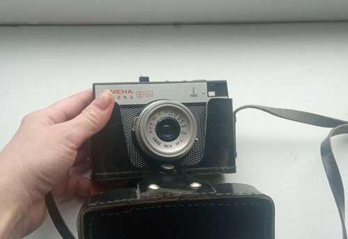 Плёночный фотоаппарат старый