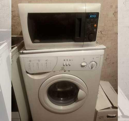 Стиральная машина indesit ws43 1TX