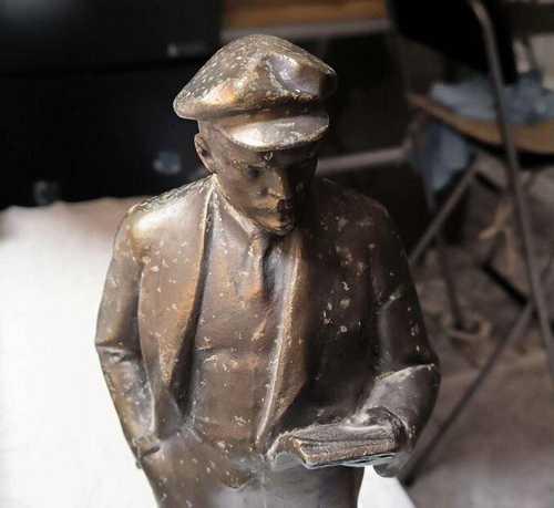 Ленин с книгой - статуэтка, статуя, Завалов