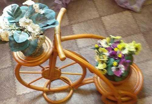 Цветочница (подставка для цветов ) из ротанга