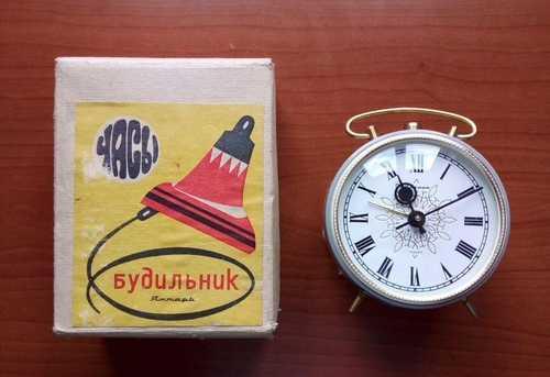 Часы будильник Янтарь СССР