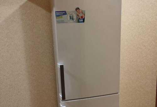Холодильник Beko rcnk356E21W бу