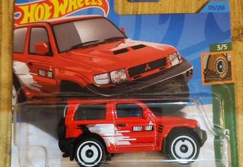 Hot wheels mitsubishi pajero