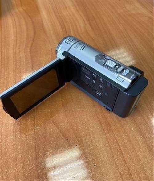 Видеокамера Sony Handycam DCR-SX63E