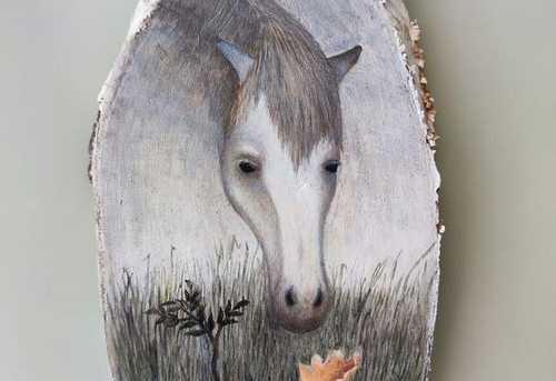 Картина на спиле дерева: лошадь