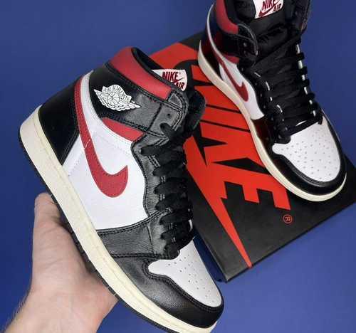 Nike Air Jordan 1 Retro High Black Gym Red (8.5us)